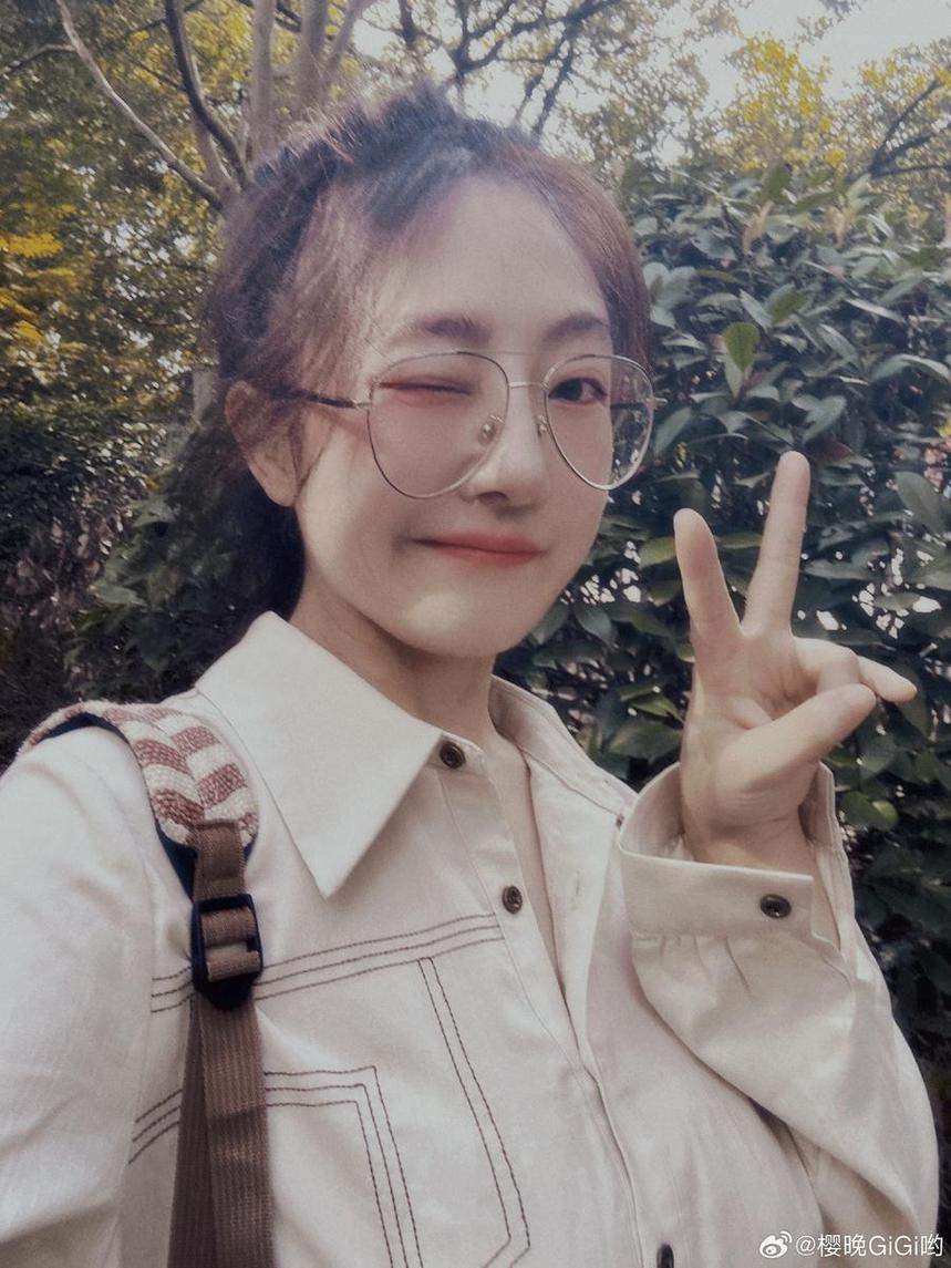 分享爆款原图，樱晚gigi下雨天上助你成为当之无愧的cosplay达人 - 未柳社